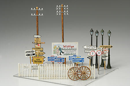 Tamiya Road Sign Set 1/48 1/48 Tamiya plastmodell - Norwegian Modellers